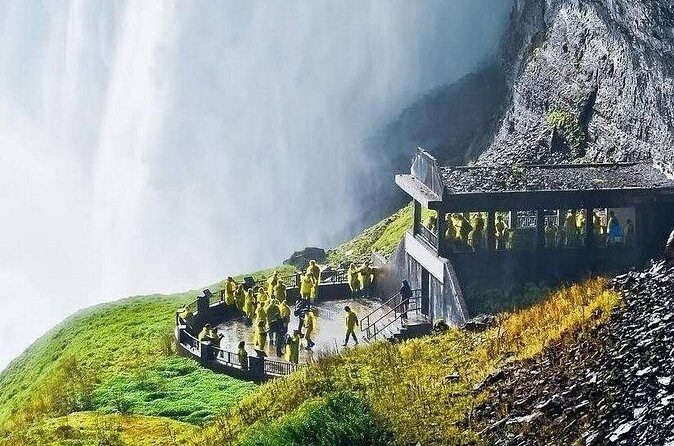 Small Group Niagara Falls Day Tour from Toronto with Boat cruise - Who Is This Tour Best Suited For?