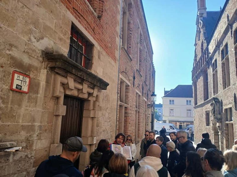 Small-Group Nostalgic Walking Tour of Bruges - Exploring Bruges with a Personal Touch