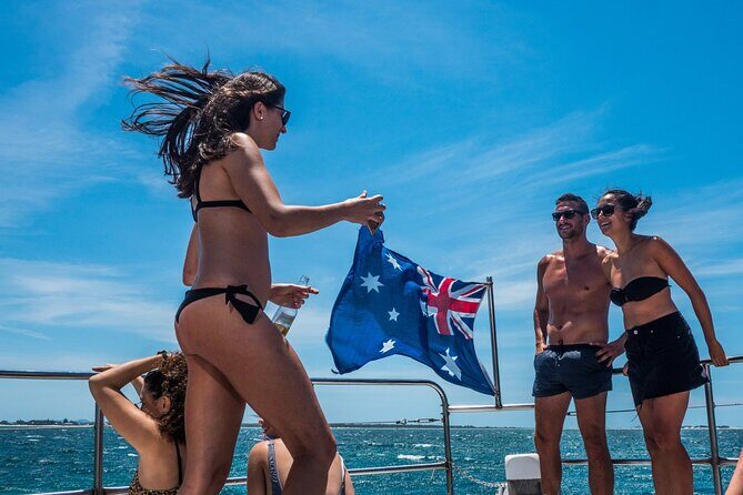 Small Group Port Stephens + Dolphins + 4WD/sandboarding ex Sydney - FAQ: Practical Questions about the Port Stephens Tour
