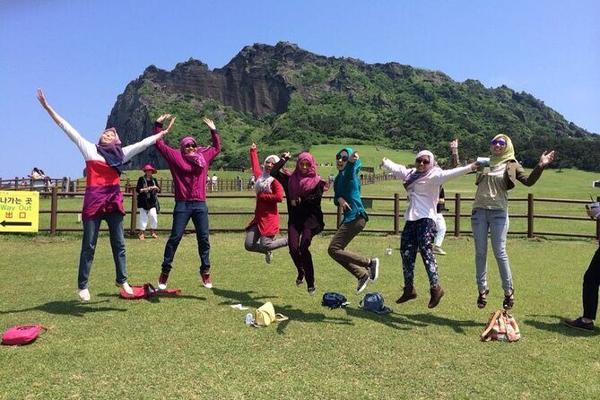 Small group Private Taxi Tour DAY experience in Jeju island - The Local Flavor at Dongmun Market and Seogwipo Maeil Olle Market