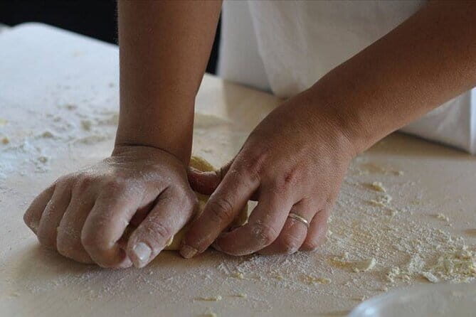 Small group PURO Vegan pasta and bruschette Class in Florence - Who Will Love This Class?