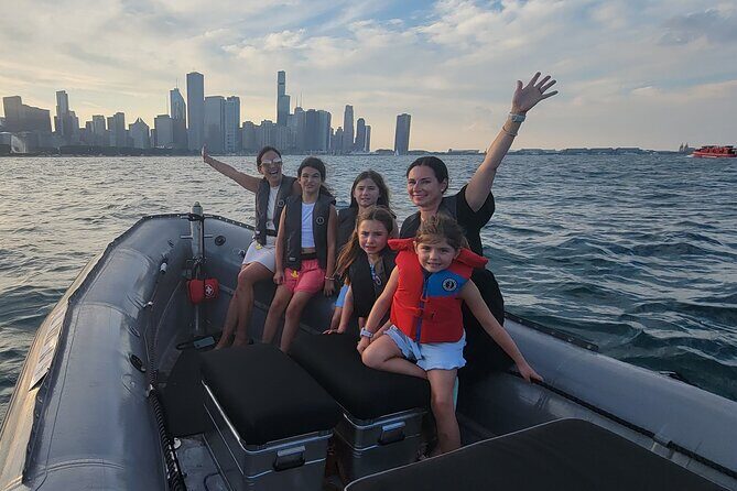 Small-Group Sightseeing Boat Tour in Chicago - The Vessel: Speed, Safety, and Comfort