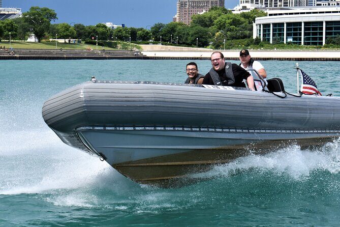 Small-Group Sightseeing Boat Tour in Chicago - What the Experience Feels Like