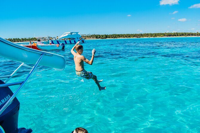 Small Group Snorkeling Cruise with Open Bar and Light Snacks - Key Points