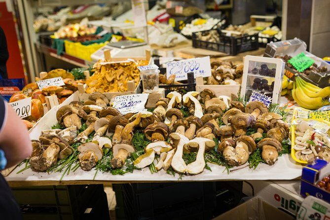 Small-group Street food tour in Aosta - Exploring Aosta’s Food Scene: What to Expect