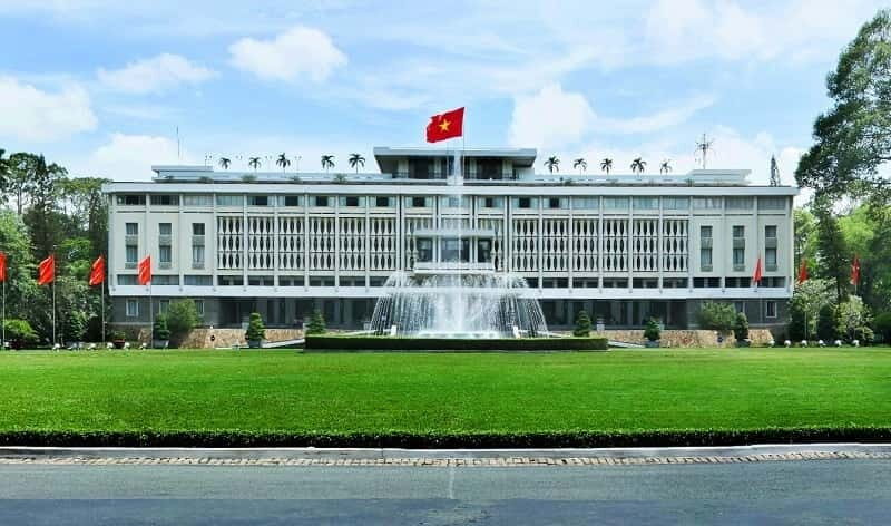 Small Group Tour: Ho Chi Minh City and Cu Chi Tunnels - Discovering Ho Chi Minh City and Cu Chi Tunnels: A Practical Guide