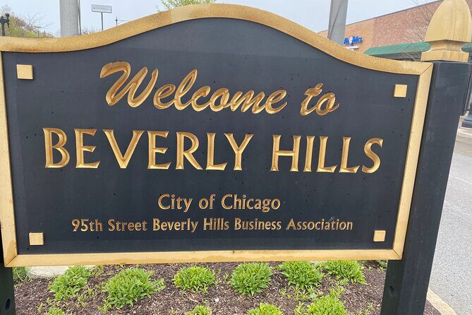 Small-Group Tour of Chicago Neighborhoods - North and South Side - Transportation and Group Size