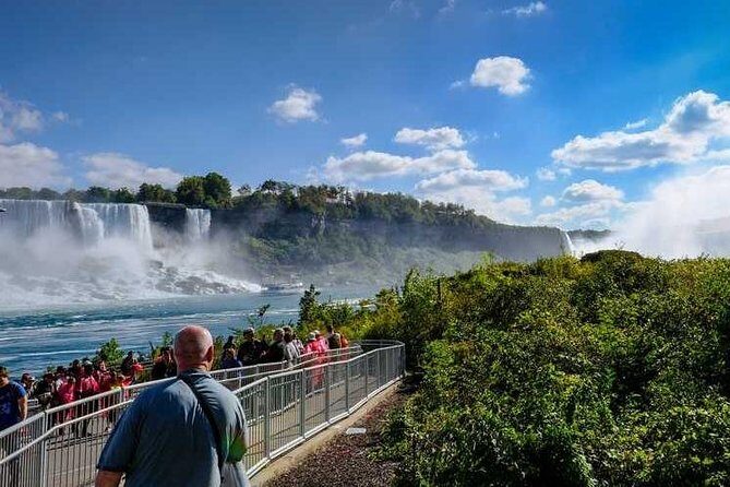 Small Group Tour of Niagara with Boat Cruise from Toronto - Arrival at Niagara Falls: First Impressions