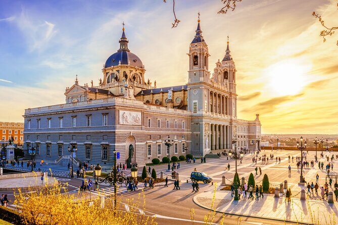 Small Group Tour of the Austrias in Madrid - Key Points