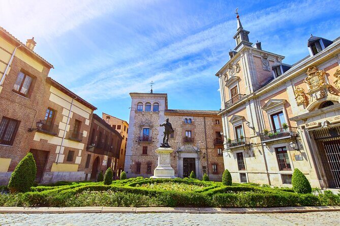 Small Group Tour of the Austrias in Madrid - A Walk Through Madrid’s Heart
