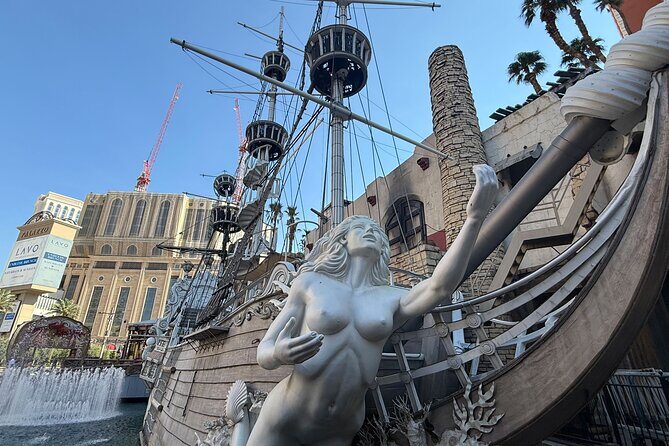 Small Group Vegas Strip Walking Tour with Free Drink - Who Should Book This Tour?