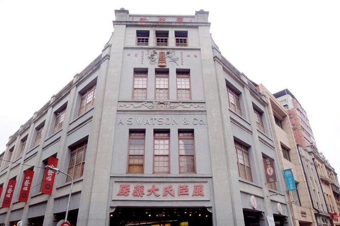 Small-group Vintage Taipei Day Tour Including National Palace Museum - Exploring Taipei’s Textile and Traditional Medicine Heritage