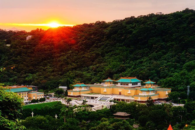 Small-group Vintage Taipei Day Tour Including National Palace Museum - Authentic Taiwanese Experiences at a Reasonable Price