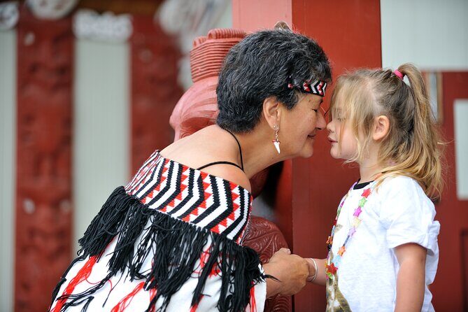 Small Group Waitomo and Rotorua including Te Puia Tour - Key Points