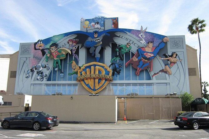 Small-Group Warner Bros and Hollywood Tour from Anaheim - FAQ