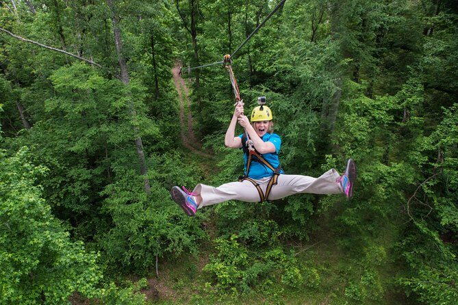 Small-Group Zipline Tour in Hot Springs - The Guides and the Atmosphere