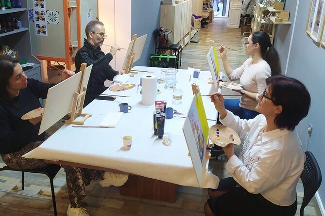 Small Painting Group with a Local Artist in Porto - Price and Value
