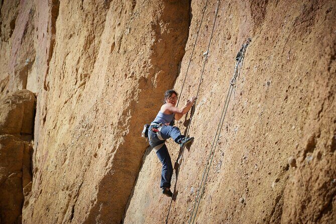 Smith Rock Beginner Rock Climbing Course with Certified Guides - Who Should Consider This Tour?