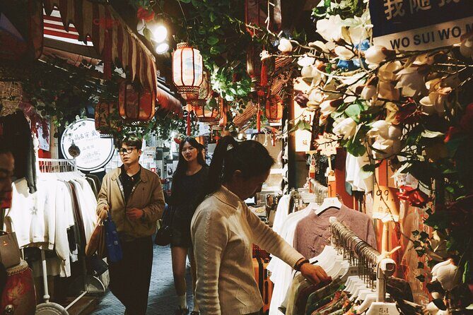 Snip, Savor, Stroll: Tianzifang Paper-Cut and Culinary Odyssey - The Value of This Tour