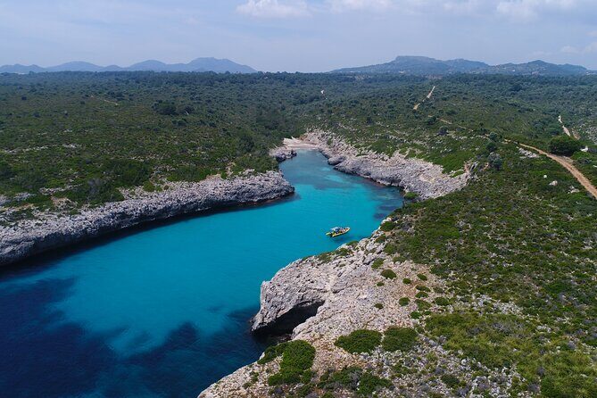 Snorkeling in the Natural Park of Mallorca by boat - An in-depth look at what the tour offers