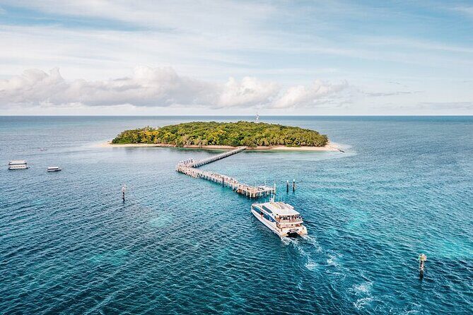 Snorkelling and Glass Bottom Boat at Green Island from Cairns - The Journey to Green Island