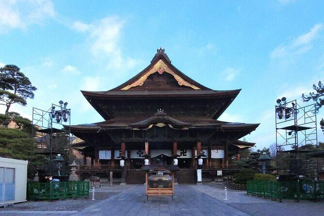 Snow Monkey Park & Zenkoji Temple Nagano Pvt. Full Day Tour. - Frequently Asked Questions