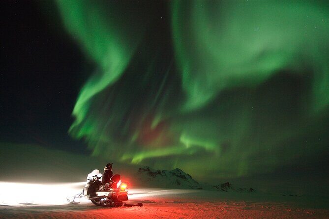 Snowmobile Photography Trip to the Aurora - What You Can Expect from This Snowmobile Aurora Tour