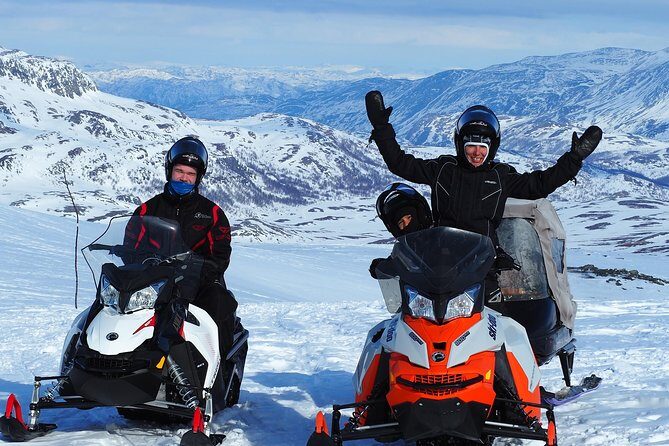 Snowmobile safari in the mountain plateau of Finnmarksvidda - Who Should Consider This Tour?