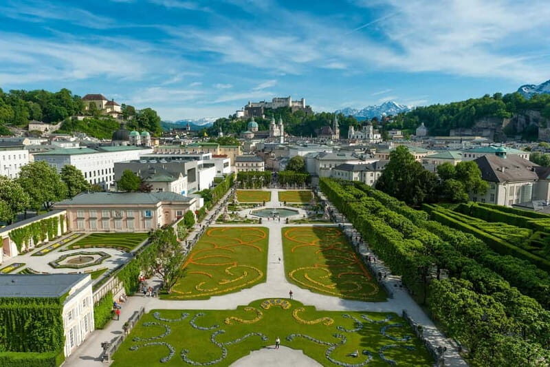 Snowy Alps & Fairytale Towns: Hallstatt & Salzburg Tour - Who is this tour best suited for?
