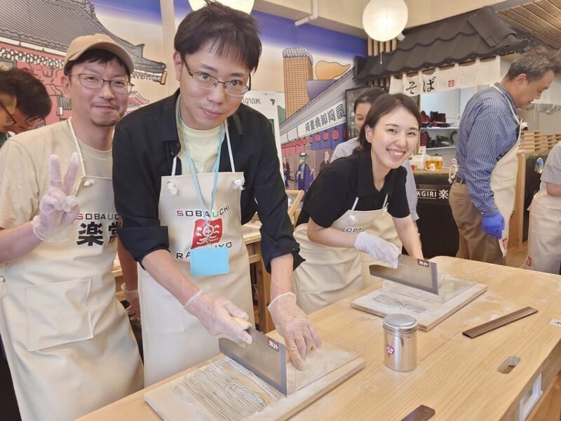 ///Soba Making Experience///Use The BIG Soba-Knife!! - Who Should Consider This Experience?