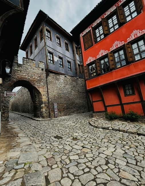 Sofia to Plovdiv Day Trip  Small Group Guided Tour - Key Points