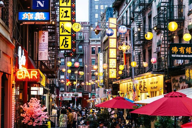 SoHo, Little Italy, and Chinatown NYC Guided Walking Tour - Dive into Chinatown: Bustling Streets and Delicious Dumplings