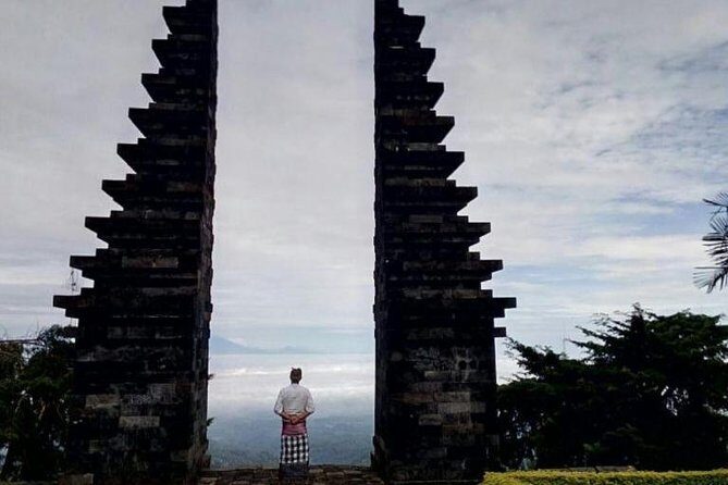 Solo Palace Tour with Sukuh and Ceto Temple from Yogyakarta - What Travelers Love About This Tour