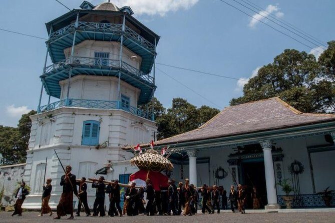 Solo Palace Tour with Sukuh and Ceto Temple from Yogyakarta - The Sum Up: Who Is This Tour For?