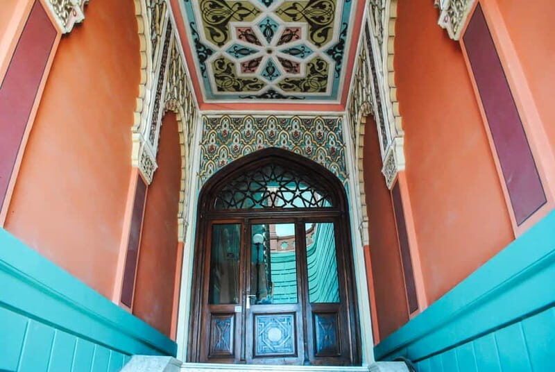 Sololaki - Urban Legends Walk of Bourgeoisie & Haunted Flats - An In-Depth Look at the Tour Experience