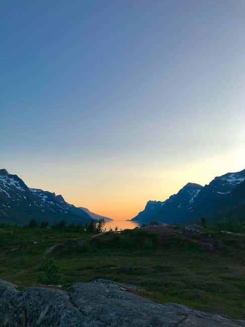 Sommarøy: Midnight Tour by minibus - Key Points