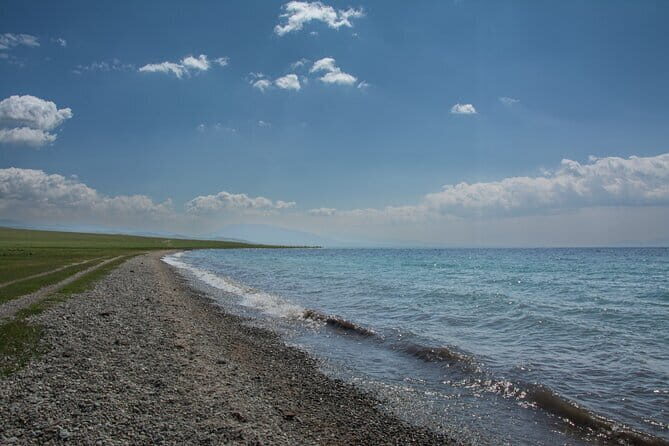 Song Kol Horse Trek Adventure - Introduction: A Journey into Kyrgyz Nomadic Life and Majestic Landscapes