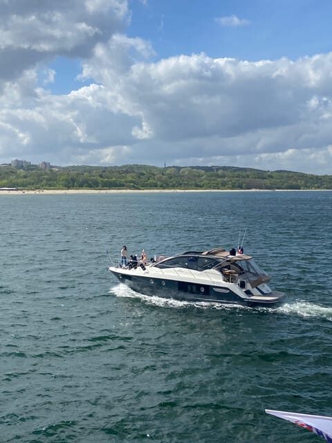 Sopot/Gdansk: Private Cruise on a luxury motor yacht - An Authentic Look at the Yacht Cruise Experience