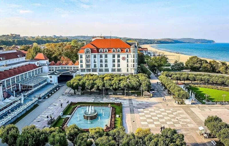 Sopot: Walking Tour with English-Speaking Guide - Key Points