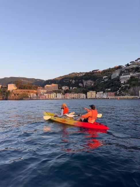 Sorrento: kayak small group tour to Bagni Regina Giovanna - Paddling Experience and Group Size