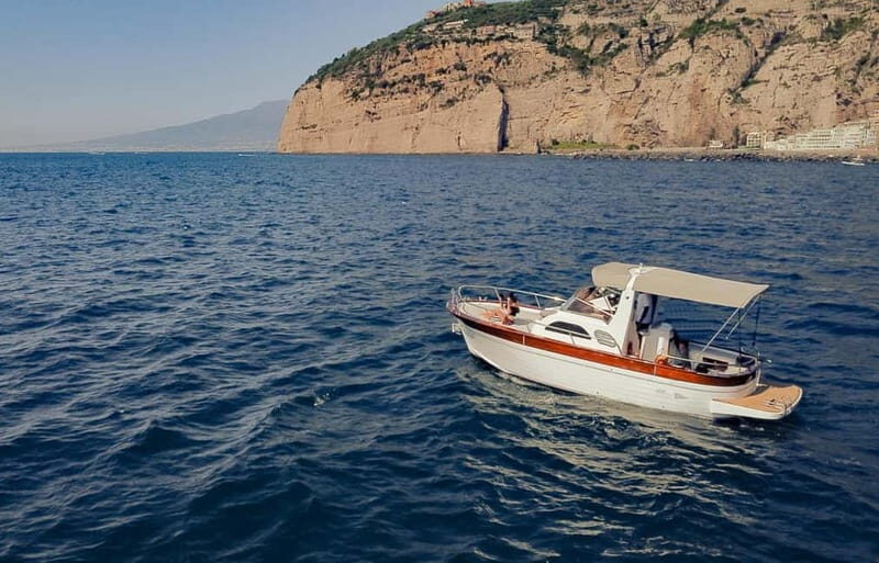 Sorrento: Private Boat Tour to Capri with Grottos and Drinks - Overview and Practical Details