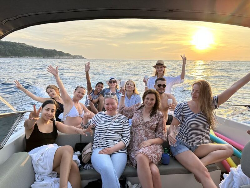 Sorrento: Scenic Boat Tour with Aperitif - An Overview of the Experience