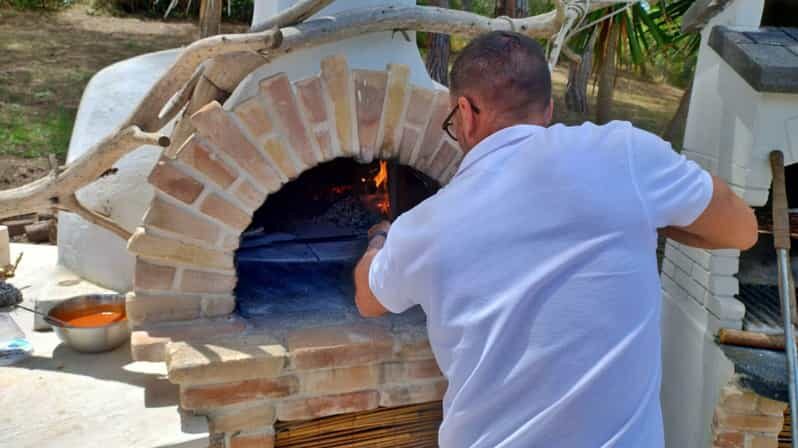 Sorso: pizza workshop in a villa with dinner - Real Guest Perspectives