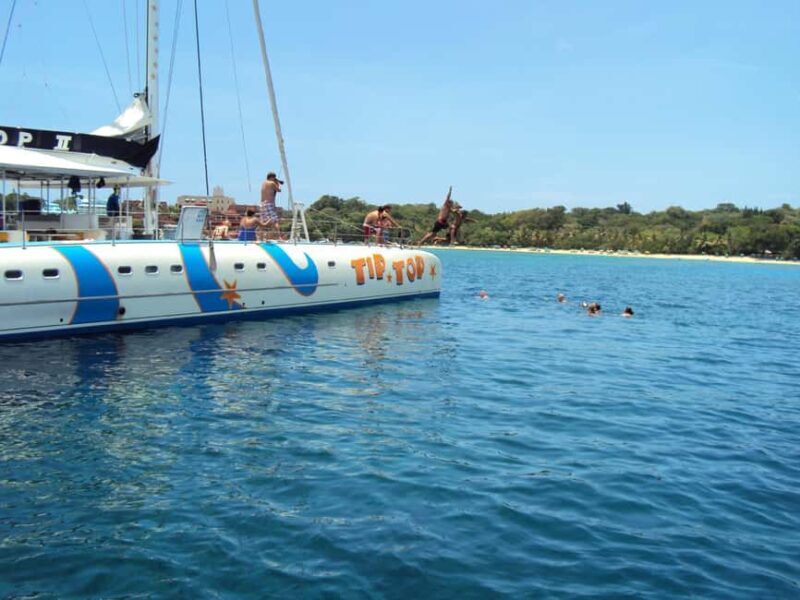 Sosúa: Catamaran Cruise with Snorkeling, Lunch, & Drinks - Setting Sail from Sosúa Beach: What to Expect
