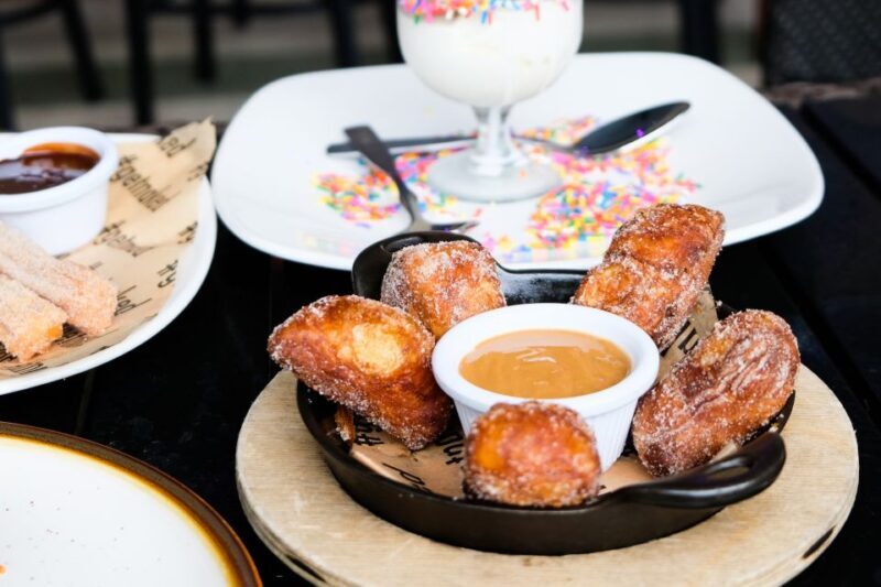 South Beach Sweets Tour: Donuts, Pastelitos, and Patisseries - Key Points