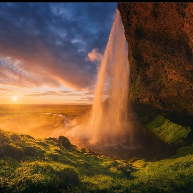 South Coast Private Luxury Tour - The Iconic Waterfalls: Seljalandsfoss and Skógafoss