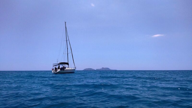 South Crete: Sailing full day trip with lunch - Authentic Cretan Cuisine: A Hearty onboard Lunch