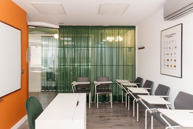 Spanish Group Course in Madrid, Spain: 30 Lessons - Introduction