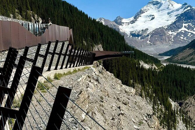 Spanish Private Tour to Columbia Icefields from Calgary - Exploring Calgary’s Gateway to the Rockies