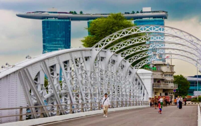 Sparkling Singapore City tour-RiverCruise, LightShows, Satay - Key Points